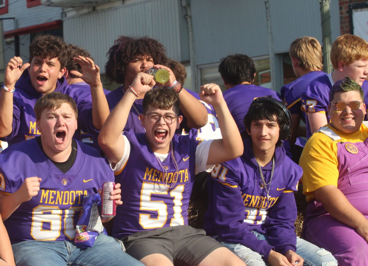 Mendota High School Hosts Enthusiastic Homecoming Parade - TECHRONY