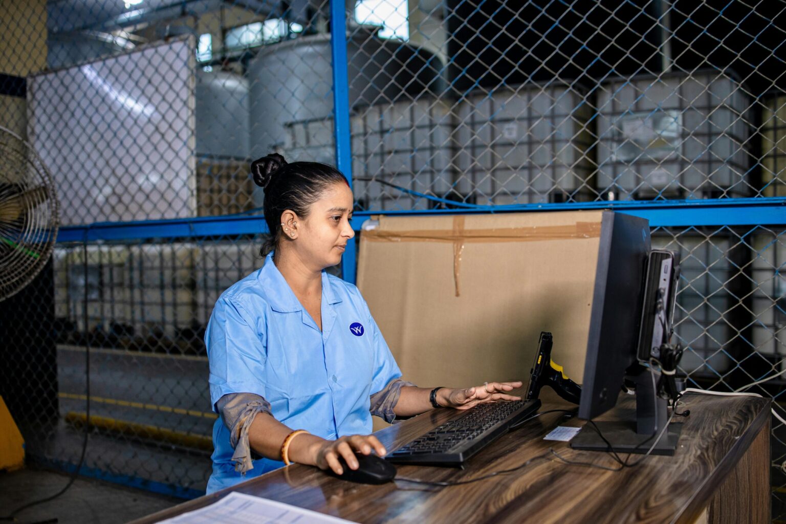 Automation Transforms Warehouse Workforce: A Look at the Future - TECHRONY