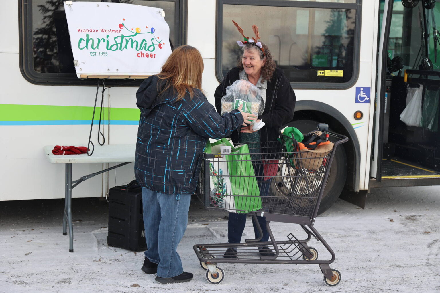 Community Unites for Christmas Cheer’s Fill the Bus Campaign - TECHRONY