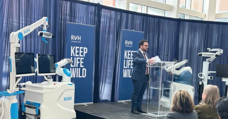 Robotic Surgery Revolutionizes Joint Replacements at RVH - TECHRONY